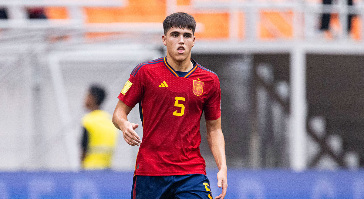 Know about Barcelona's 16 year old centre-back Pau Cubarsi